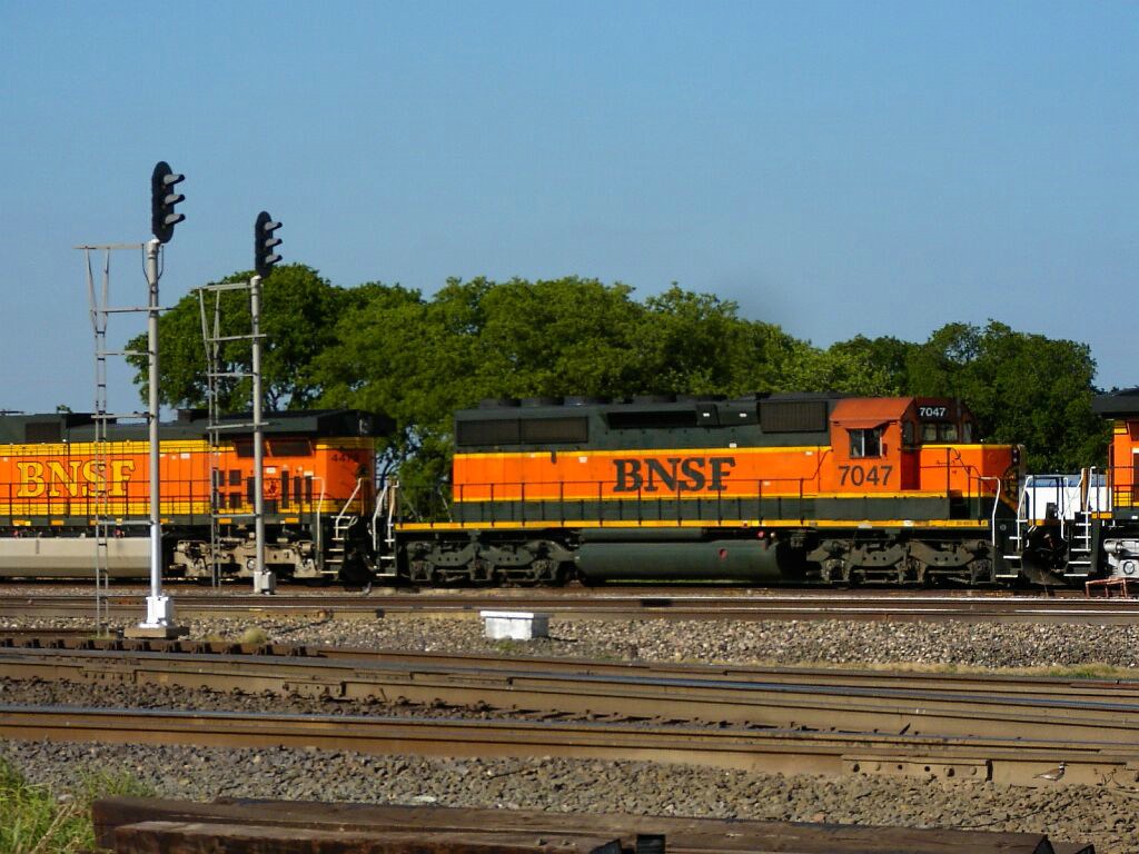 BNSF 7047